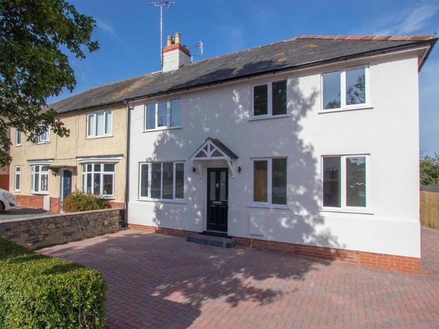 4 bedroom semi detached house to rent
