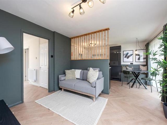 4 bedroom semi detached house to rent