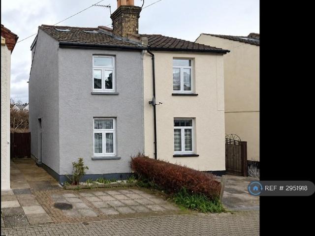 4 bedroom semi detached house to rent