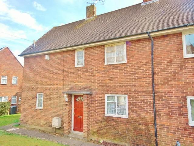 4 bedroom semi detached house to rent
