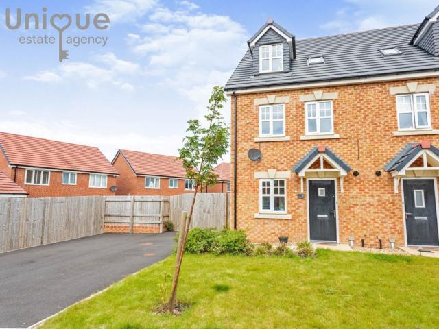 4 bedroom semi detached house to rent