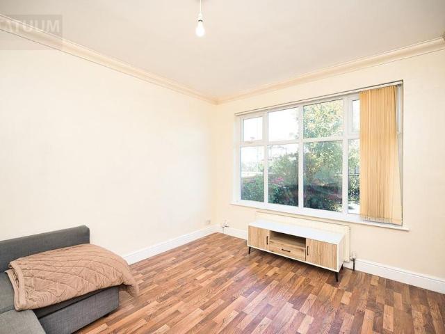 4 bedroom semi detached house to rent