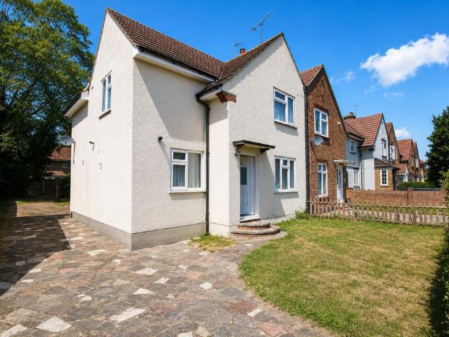 4 bedroom semi detached house to rent