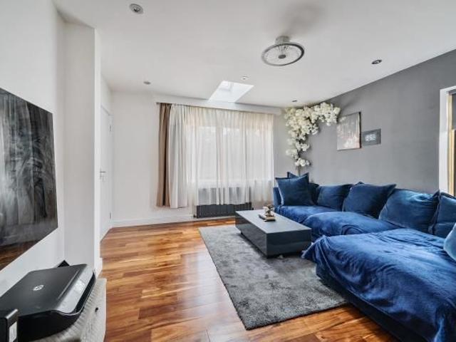 4 bedroom semi detached house to rent