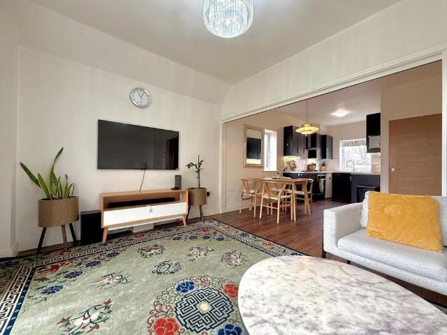 4 bedroom semi detached house to rent
