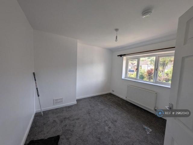 4 bedroom semi detached house to rent