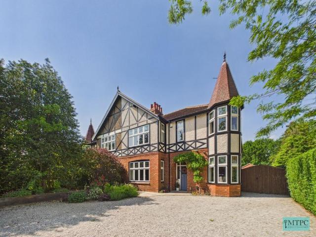 4 bedroom semi detached house to rent