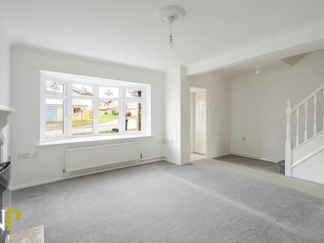 4 bedroom semi detached house to rent