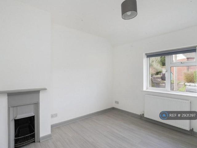 4 bedroom semi detached house to rent