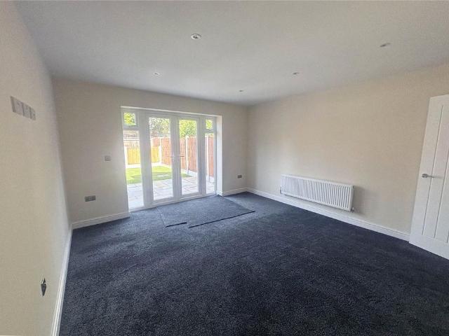4 bedroom semi detached house to rent