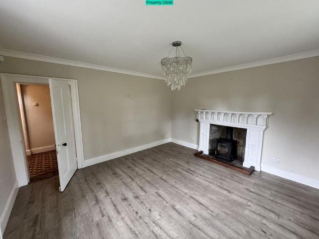 4 bedroom semi detached house to rent