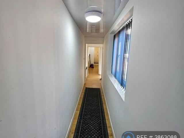 1 bedroom in a house share to rent