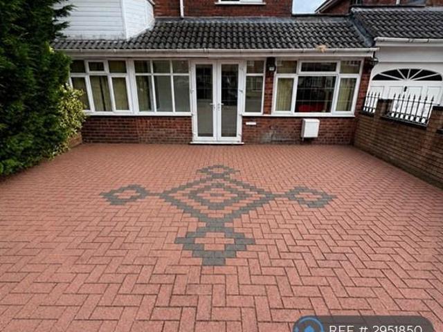 4 bedroom semi detached house to rent
