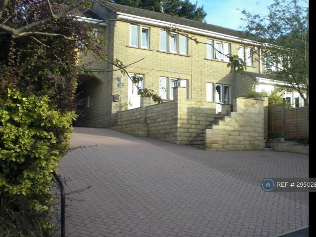 4 bedroom semi detached house to rent
