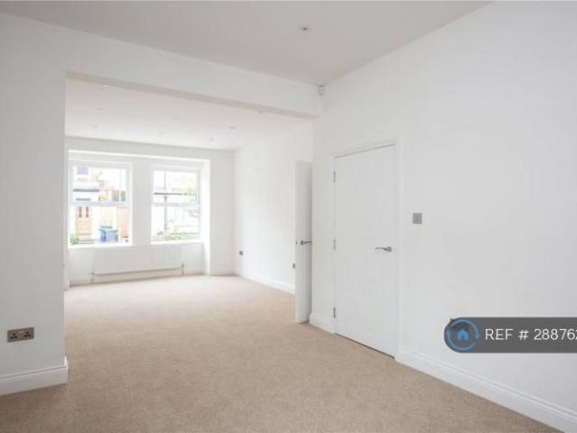 4 bedroom semi detached house to rent