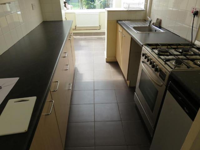 4 bedroom semi detached house to rent