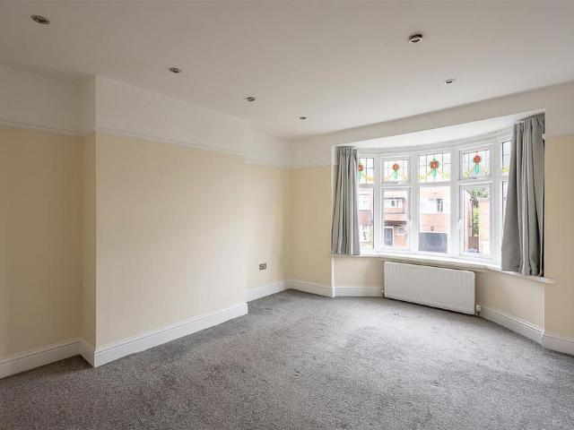 4 bedroom semi detached house to rent
