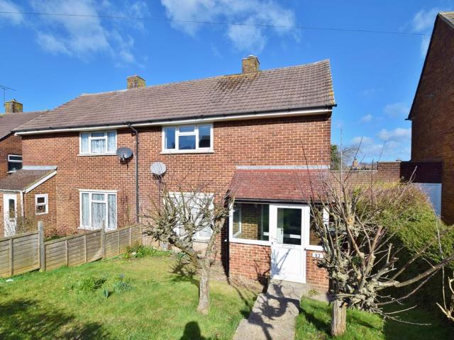 4 bedroom semi detached house to rent