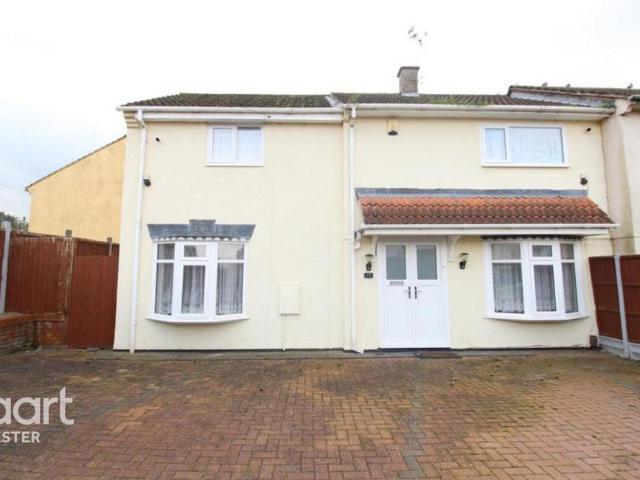 4 bedroom semi detached house to rent