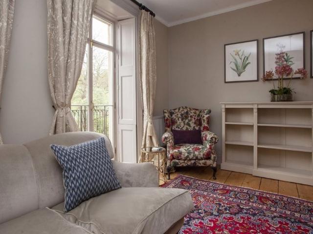 4 bedroom semi detached house to rent