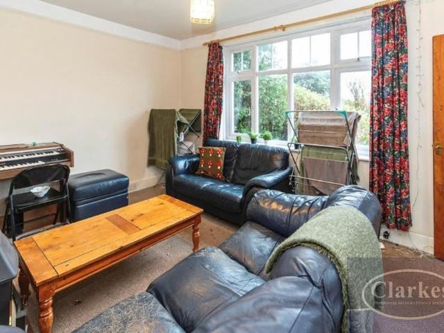 4 bedroom semi detached house to rent