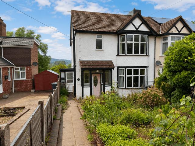 4 bedroom semi detached house to rent