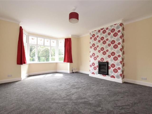 4 bedroom semi detached house to rent