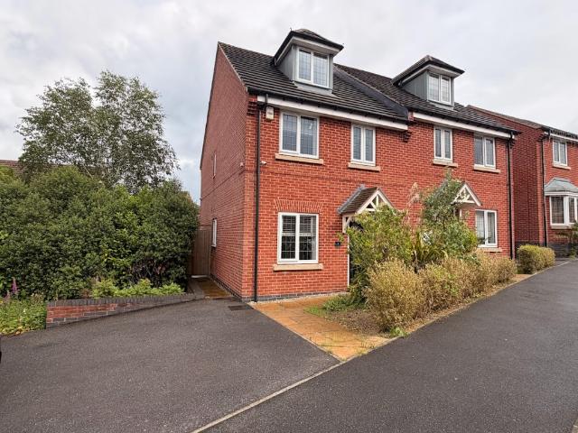 4 bedroom semi detached house to rent