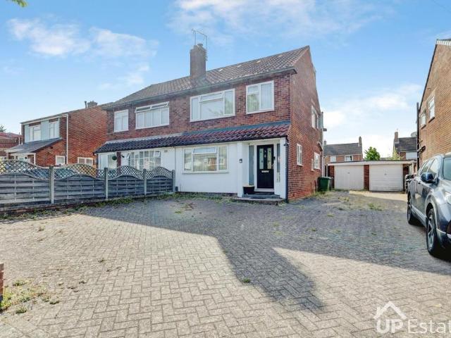 4 bedroom semi detached house to rent