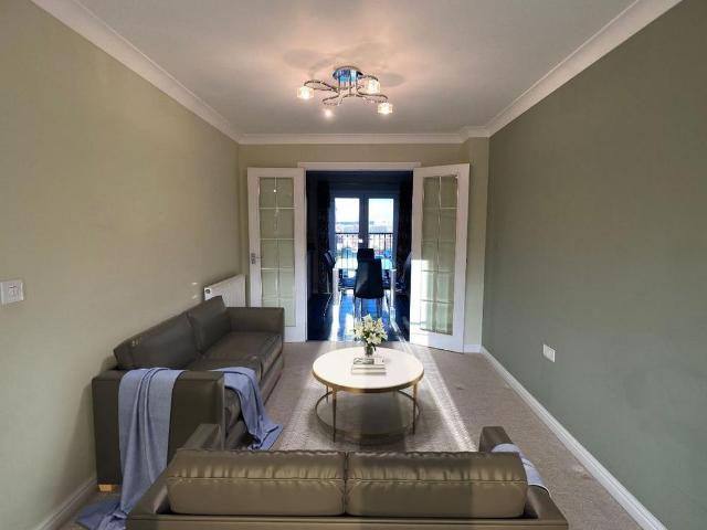 4 bedroom semi detached house to rent