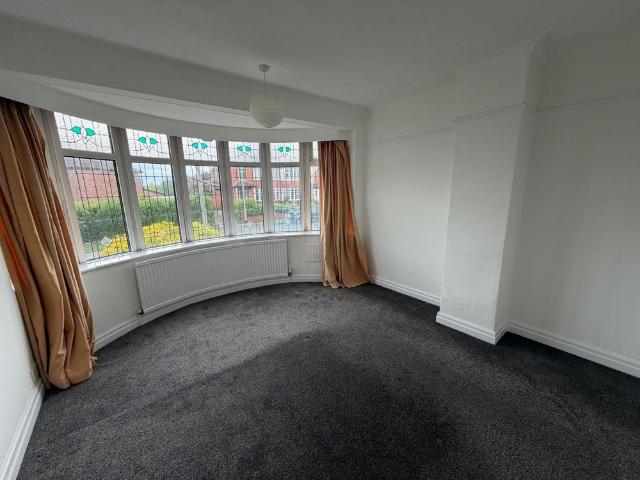 4 bedroom semi detached house to rent