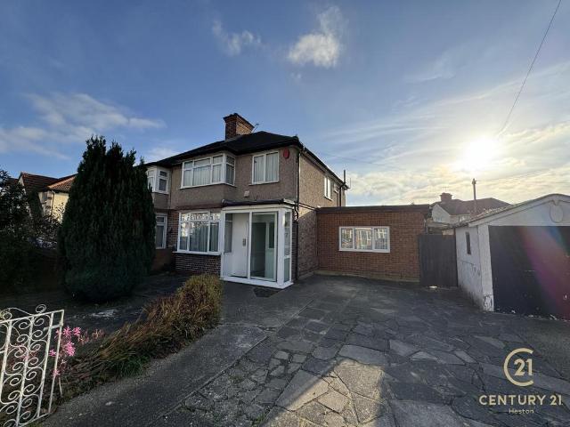 4 bedroom semi detached house to rent