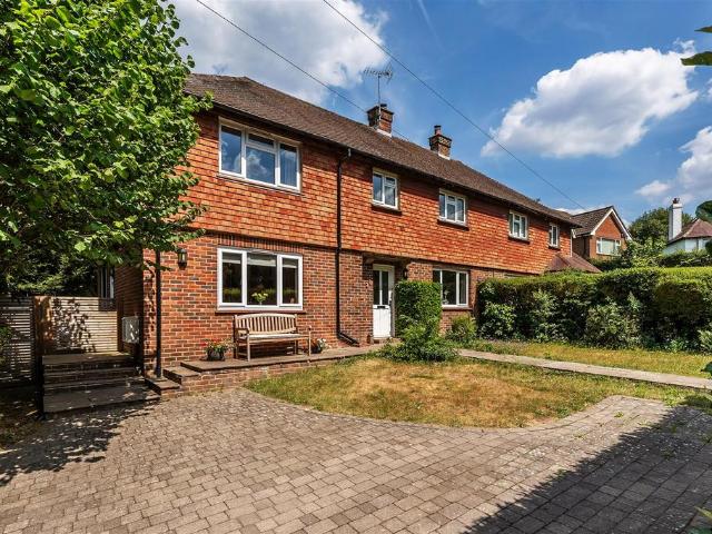 4 bedroom semi detached house to rent