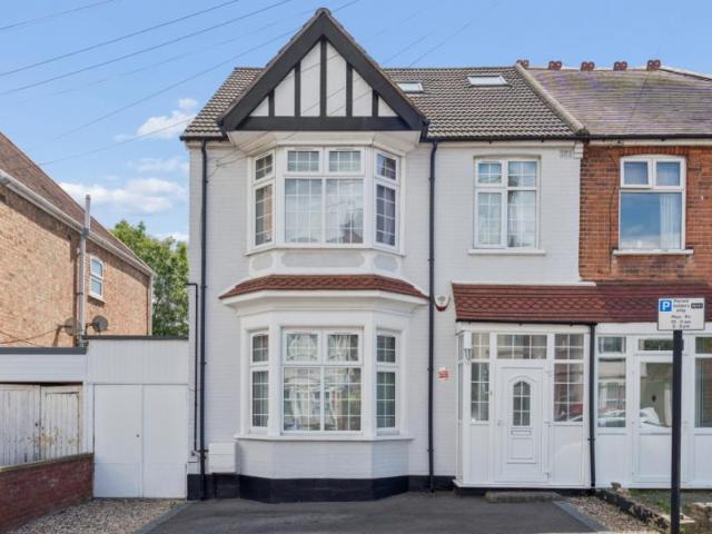 4 bedroom semi detached house to rent