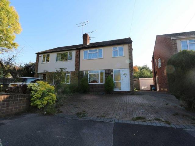 4 bedroom semi detached house to rent