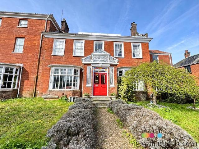 4 bedroom semi detached house to rent