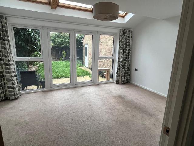 4 bedroom semi detached house to rent