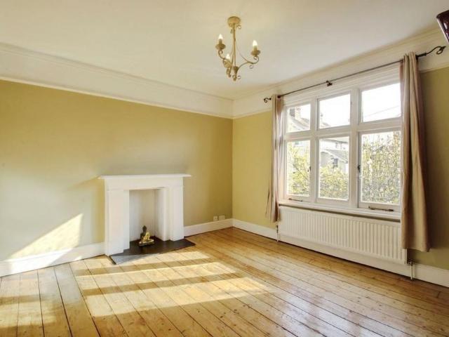 4 bedroom semi detached house to rent