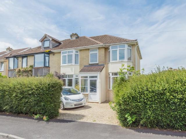 4 bedroom semi detached house to rent