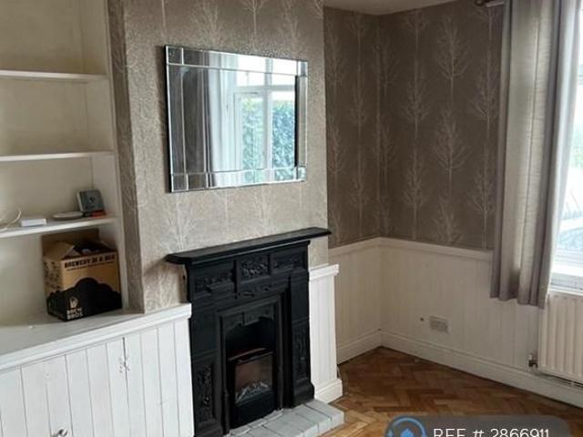 4 bedroom semi detached house to rent