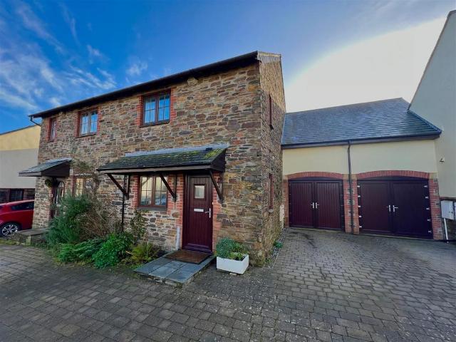 4 bedroom semi detached house to rent