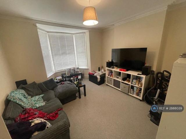 4 bedroom semi detached house to rent