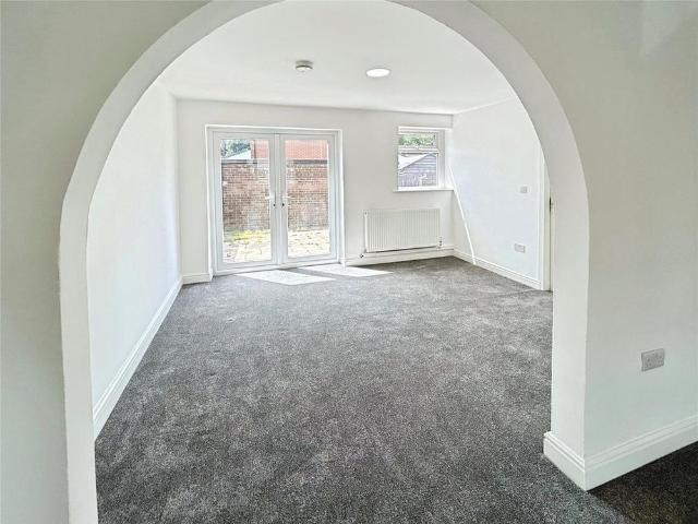 4 bedroom semi detached house to rent
