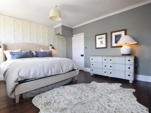 4 bedroom semi detached house to rent