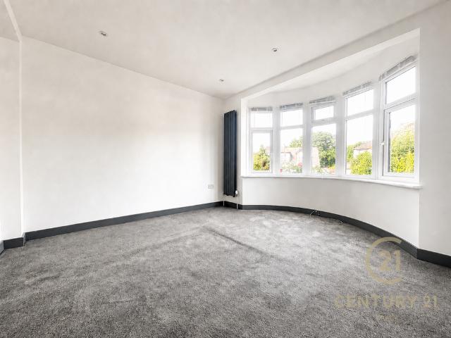 4 bedroom semi detached house to rent