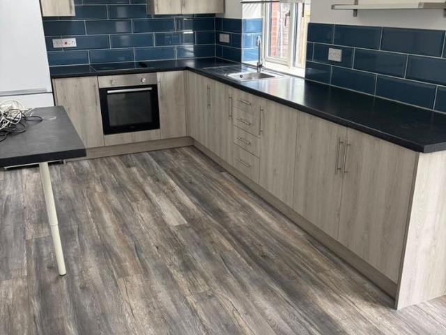 4 bedroom semi detached house to rent