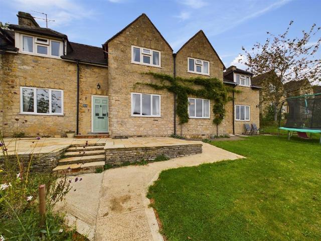 4 bedroom semi detached house to rent