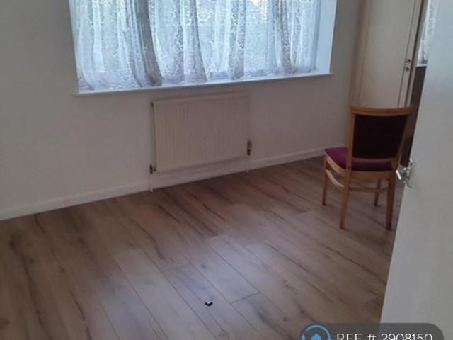 4 bedroom semi detached house to rent