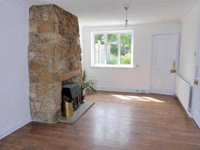 4 bedroom semi detached house to rent