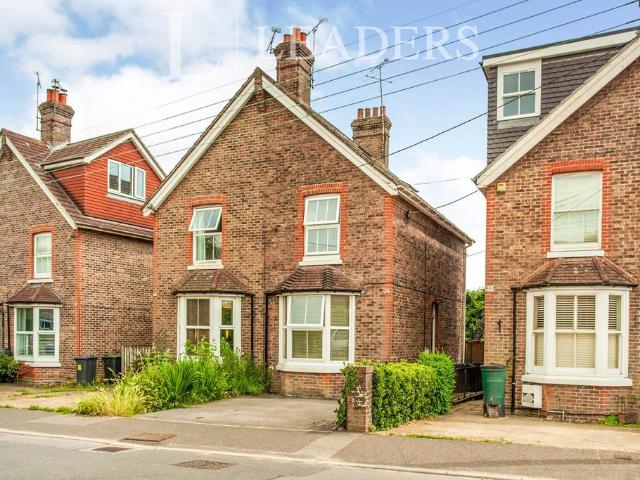 4 bedroom semi detached house to rent